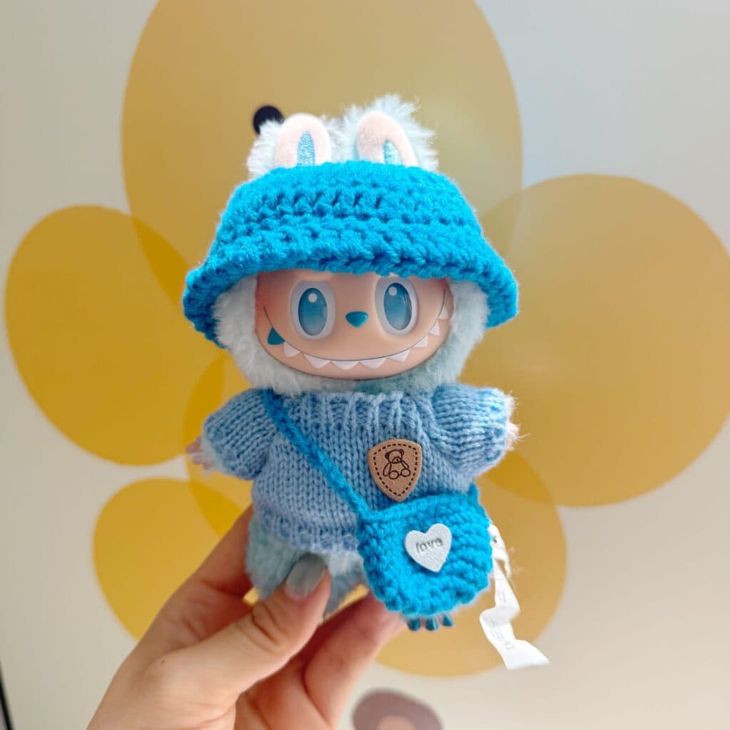 Hand-Knitted Minimalist Outfit For Labubu - Labubu Hut